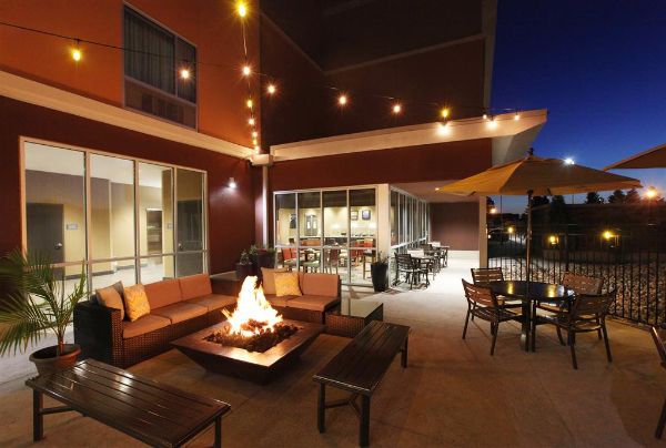 Doubletree By Hilton West Fargo Sanford Medical Center Area - Fargo, ND