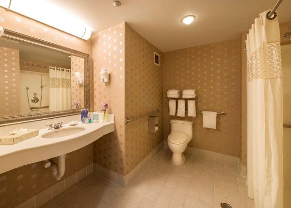 Hampton Inn & Suites Boston-crosstown Center - Cambridge, MA