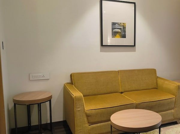 Royal Hometel Suites Dahisar Mumbai - Mumbai