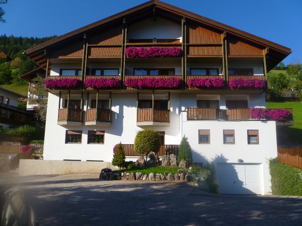 Raschoetzhof Pension Garni - Funes