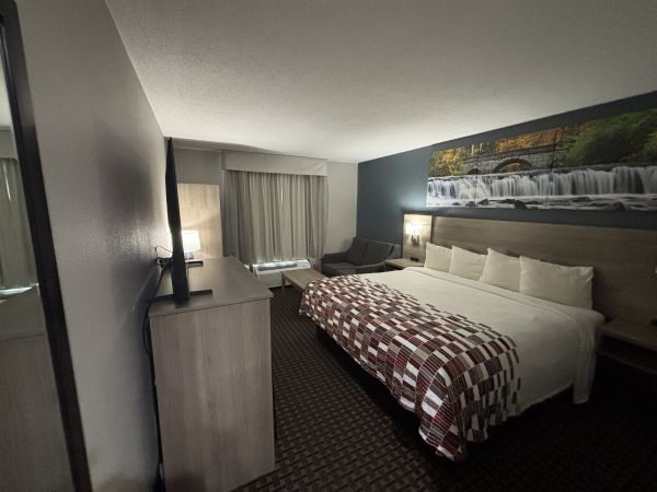 Red Roof Inn & Suites Tomah - Wisconsin