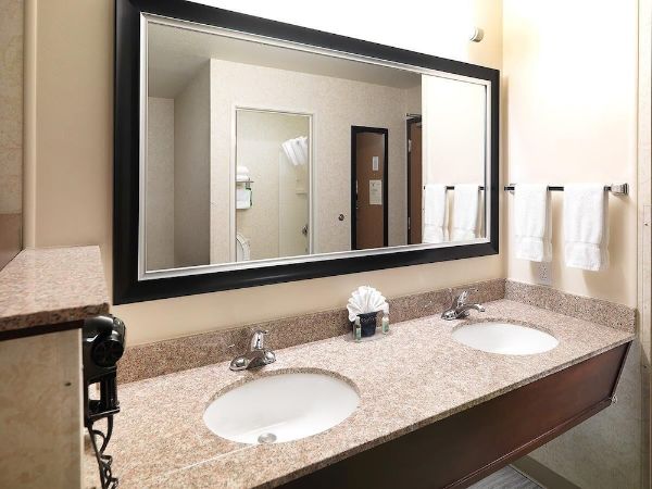 Crystal Inn Hotel And Suites Salt Lake - Salt Lake City, UT