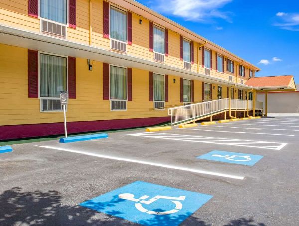 Americas Best Value Inn Clayton - Tallulah Falls, GA
