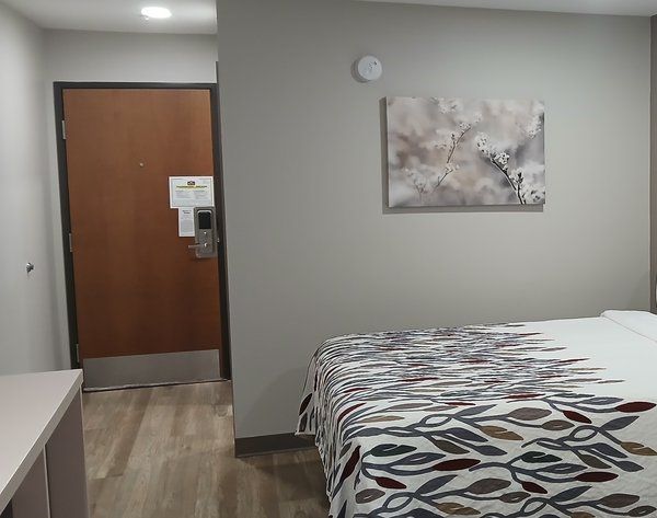 Red Roof Inn & Suites Euless - Dfw Airport Southwest - Irving, TX