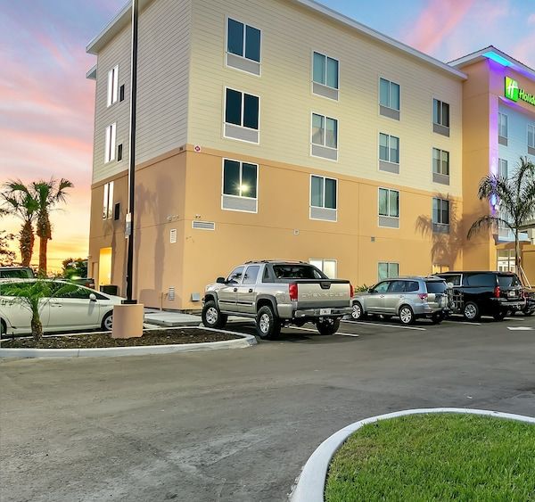 Holiday Inn Express & Suites Nokomis - Sarasota South - Casey Key, Florida, FL