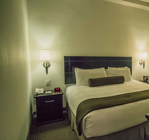 Barrokas Hotel & Suites - Piedras Negras