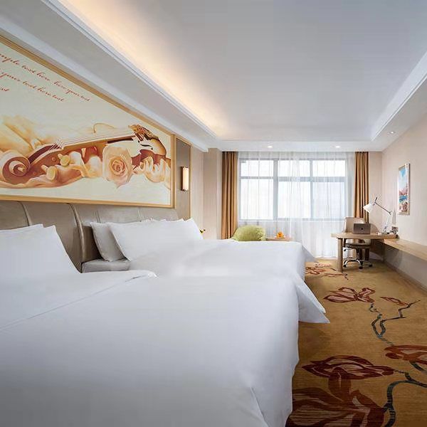 Vienna Hotel (Shaanxi Weinan Shengli Street High Speed Railway Station Hotel) High Speed Railway Station, Shengli Street, Weinan, Shaanxi - Weinan