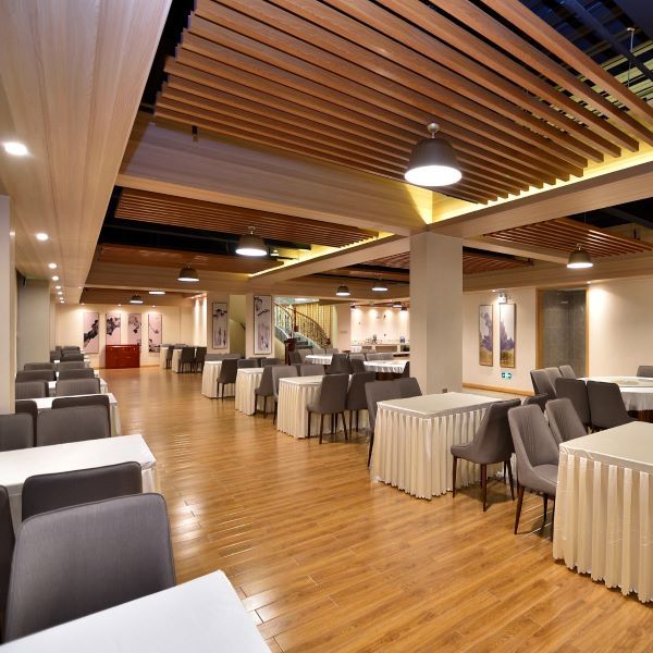 Vienna Classic Hotel (Kunming Linhu Wetland Resort Hotel) - Kunming