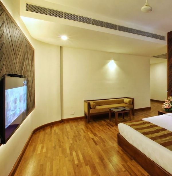 Woodies Bleisure Hotel - Kozhikode