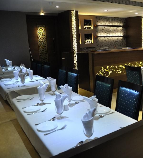 Hotel Capitol - Thane