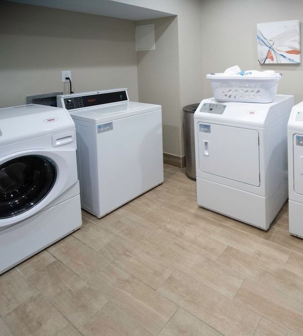 Candlewood Suites Charleston – Mt. Pleasant - Charleston, SC