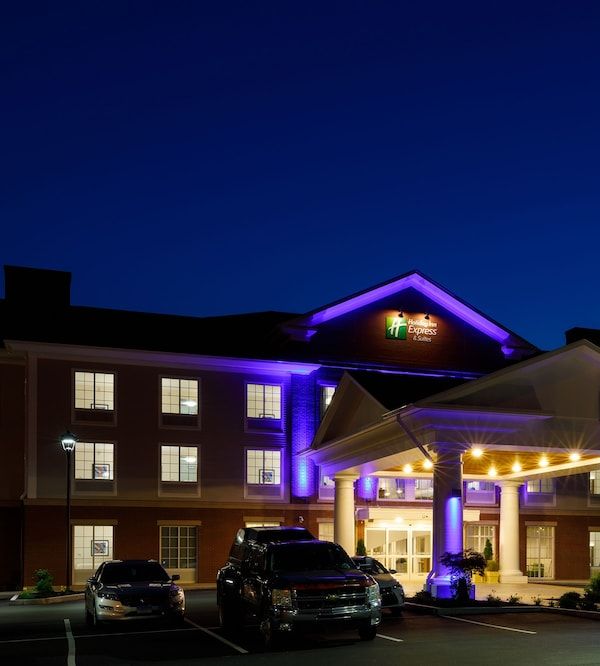 Holiday Inn Express & Suites Sturbridge By Ihg - Massachusetts