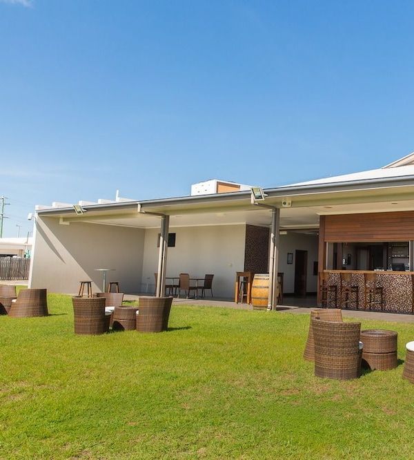Merinda Village Hotel - Bowen