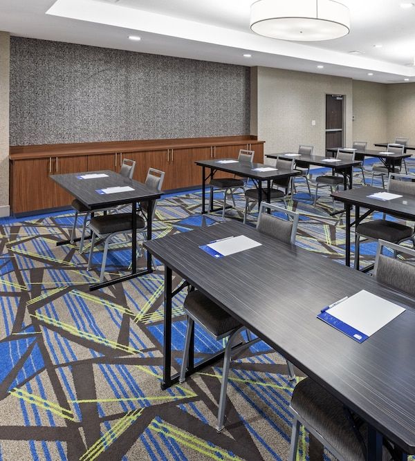 Holiday Inn Express & Suites Denton - Sanger - Denton, TX