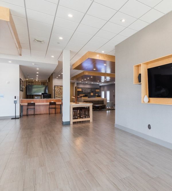 Holiday Inn Express & Suites Columbia Downtown – The Vista - Columbia, SC