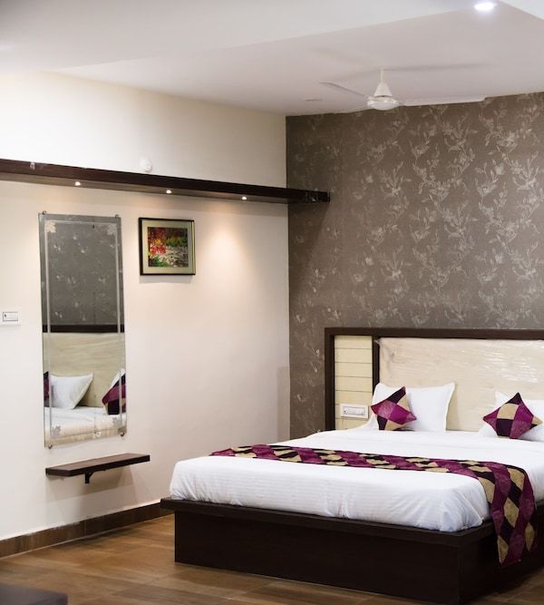Hotel Shreya - Warangal