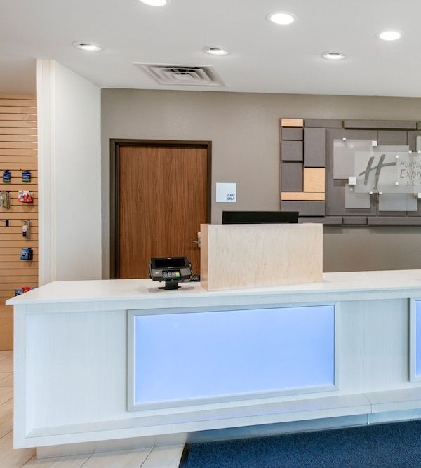 Holiday Inn Express & Suites Wildwood – The Villages - The Villages, FL