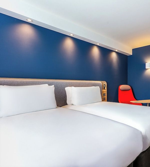 Holiday Inn Express Fleet - Berkshire