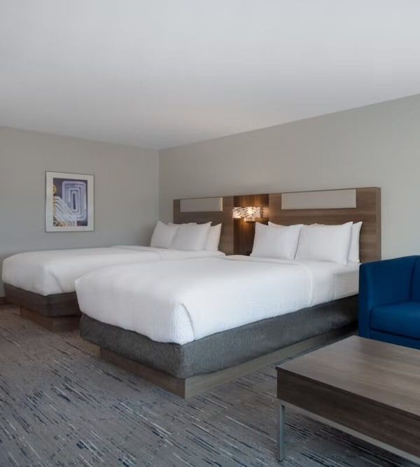 Holiday Inn Express & Suites Oscoda - Oscoda, MI