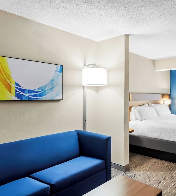 Holiday Inn Express & Suites Charleston-southridge By Ihg - Charleston, WV