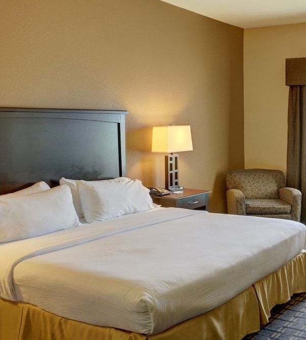 Holiday Inn Express & Suites Texarkana East - Texarkana, TX