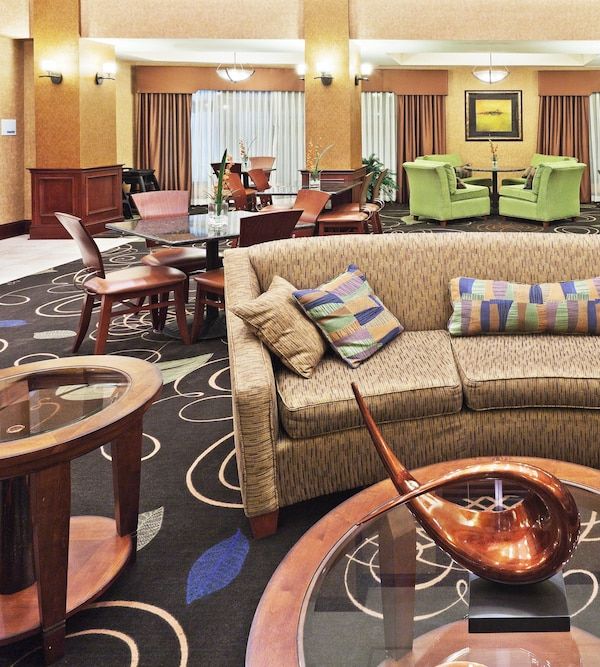 Holiday Inn Express & Suites Poteau - 巴拿馬