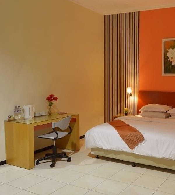 Hotel Kings Kudus - Kudus