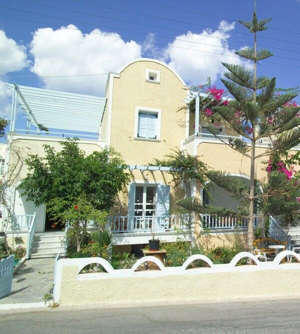 Sellada Apartments - Santorin