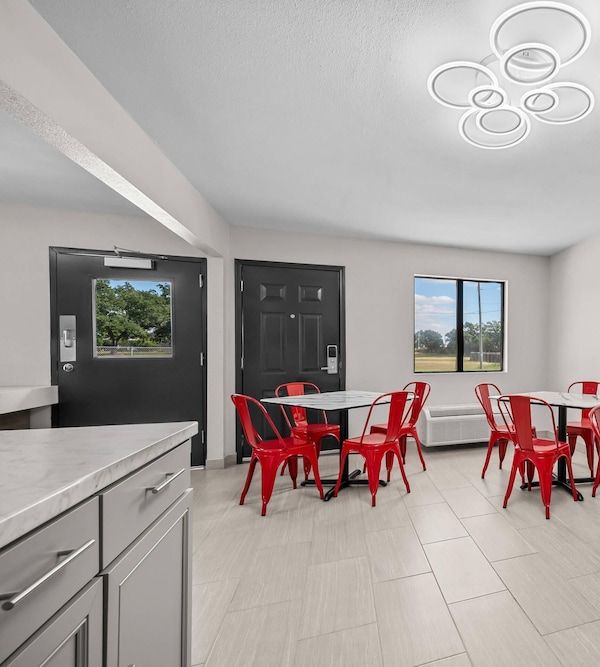 Broadway Inn Express - Biloxi, MS