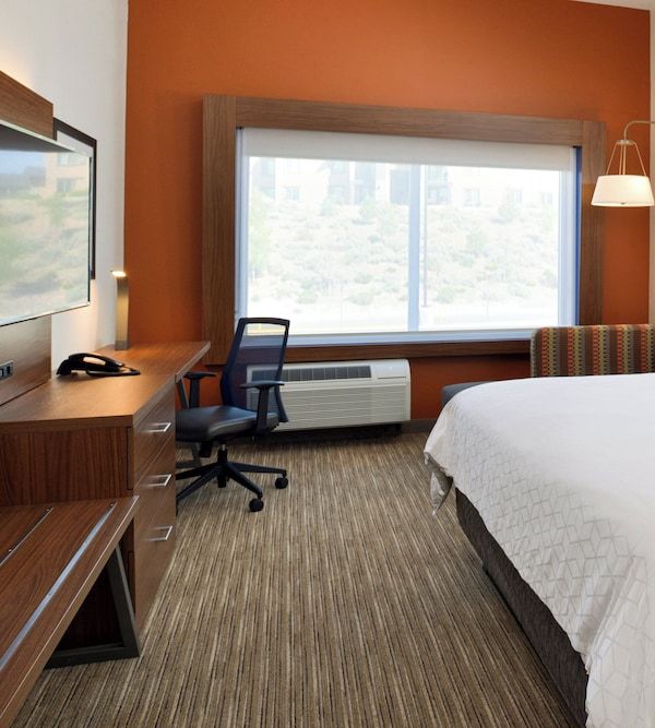 Holiday Inn Express & Suites Elko - Elko, NV