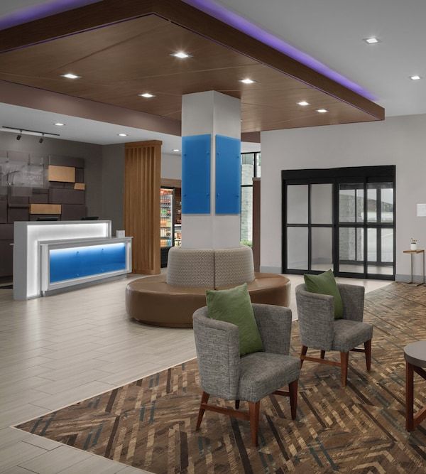 Holiday Inn Express & Suites Birmingham - Homewood - Hoover, AL