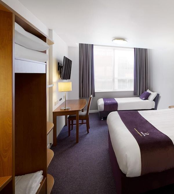 Premier Inn Colchester (Cowdray Avenue) - Colchester