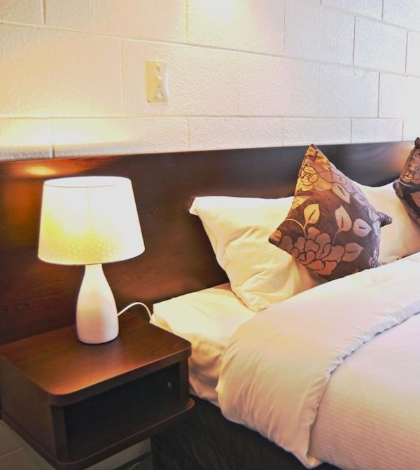 Barcelona Motel - 타우포