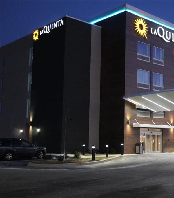 La Quinta Inn & Suites By Wyndham Bardstown - Bardstown, KY