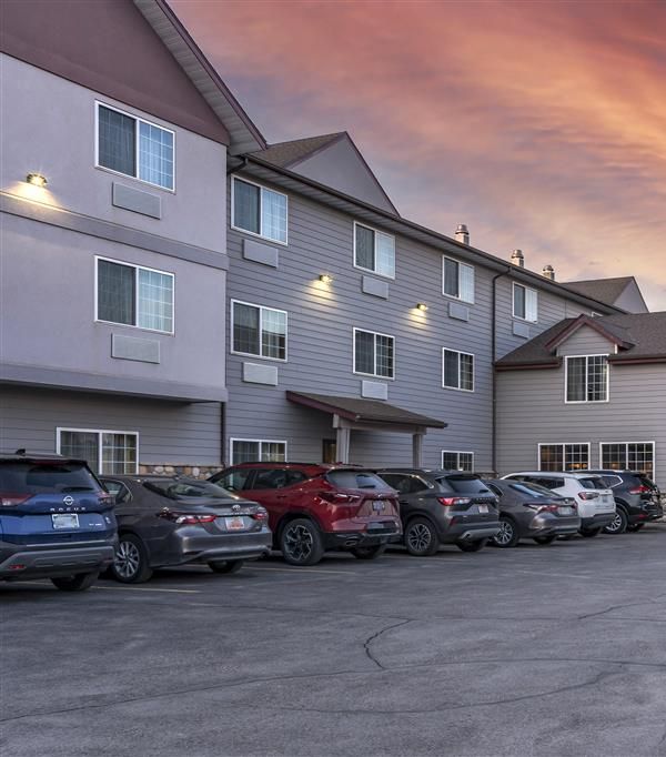 Best Western Desert Inn - West Yellowstone, MT