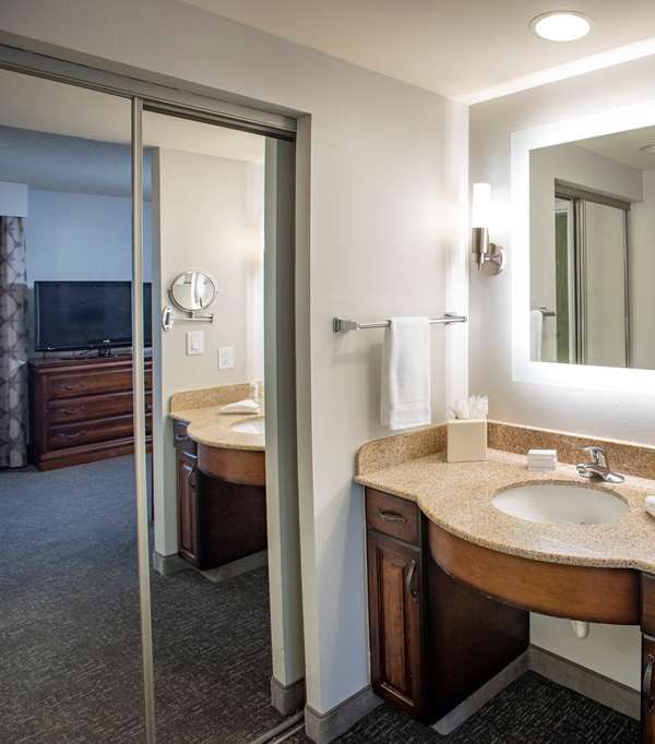 Pensacola Suites Hotel By Ihg - Pensacola, FL