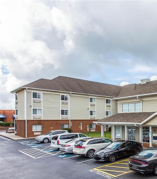 Suburban Studios Near University Of North Carolina-charlotte - Charlotte, NC