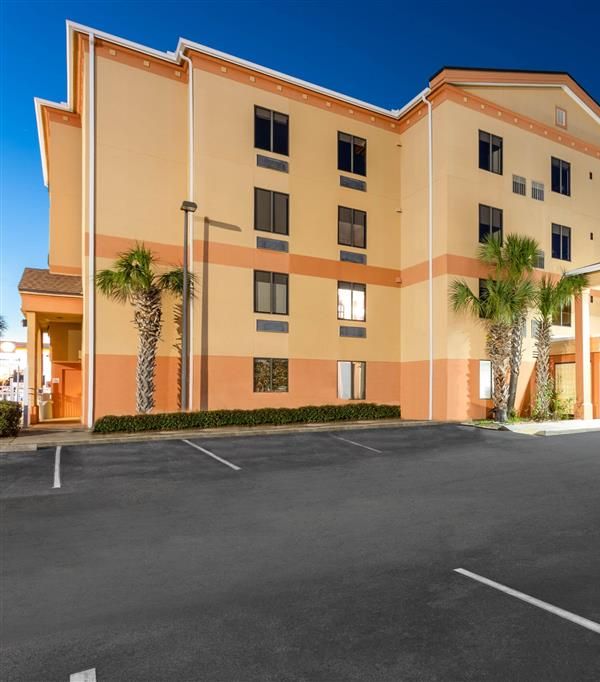 Ramada By Wyndham Panama City - Panama City, FL