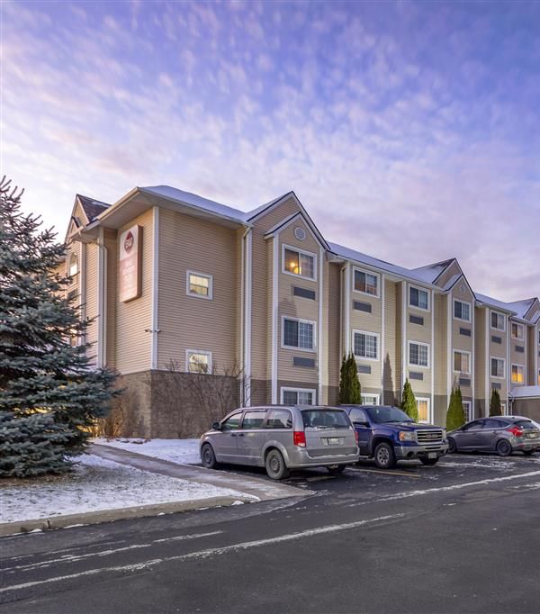 Best Western Plus Woodstock Inn & Suites - Woodstock