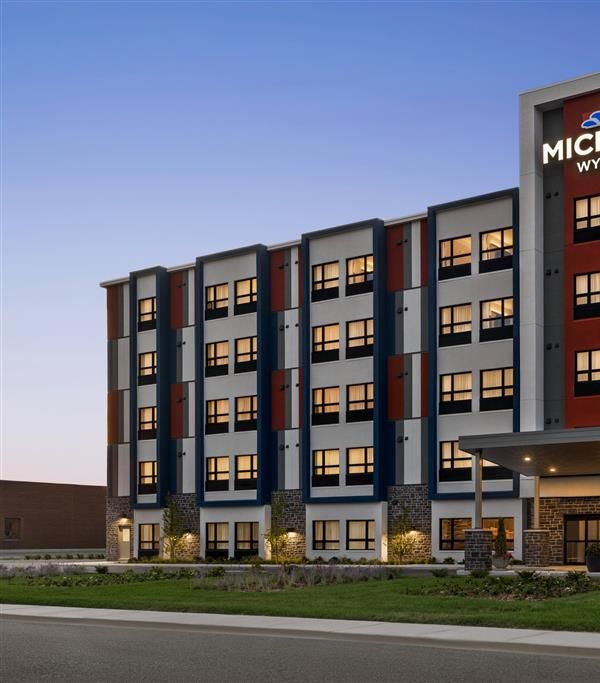 Microtel Inn & Suites Dorval Qc - Montreal