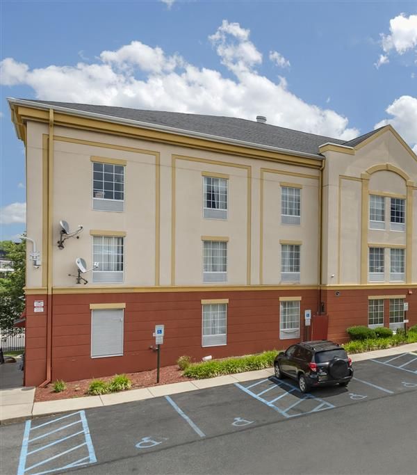 Comfort Suites Newark - Harrison - Newark, NJ