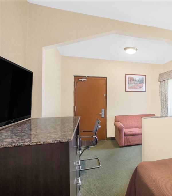 Howard Johnson By Wyndham North Bergen - Union City, NJ