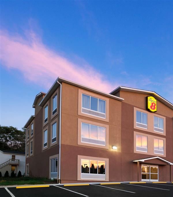 Super 8 By Wyndham Hershey Chocolate Avenue - Hershey, PA