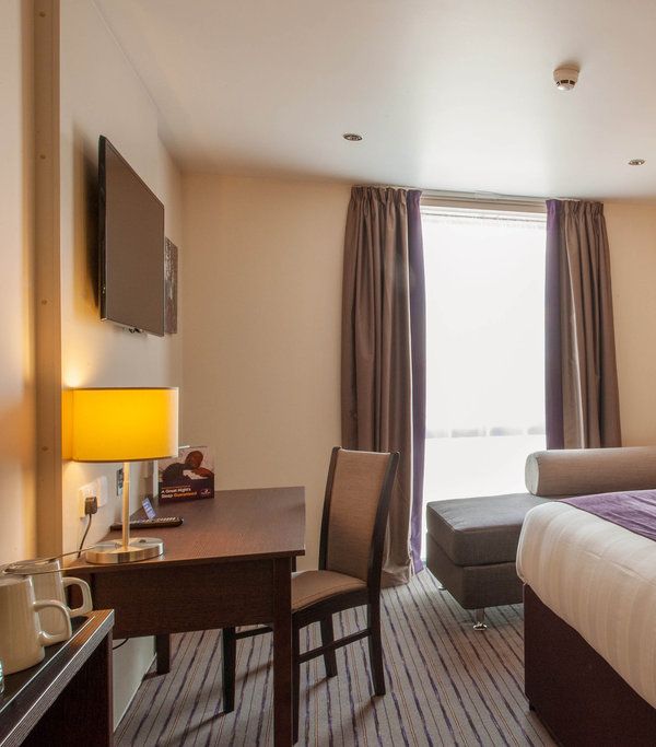 Premier Inn London Wandsworth - London