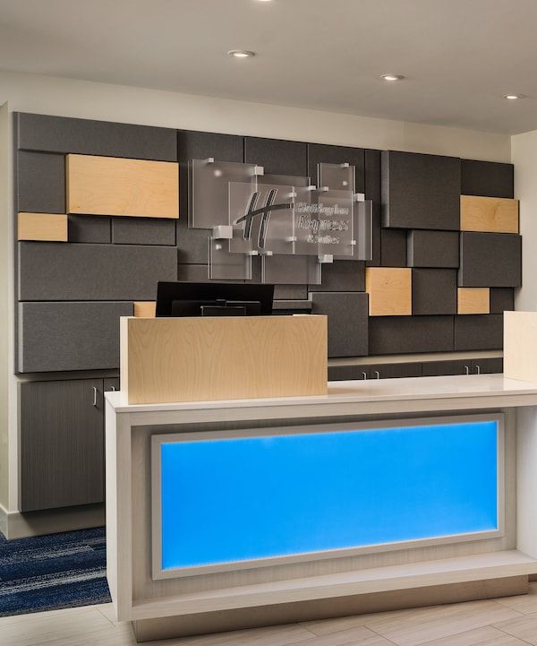 Holiday Inn Express & Suites Lockport - Joliet, IL