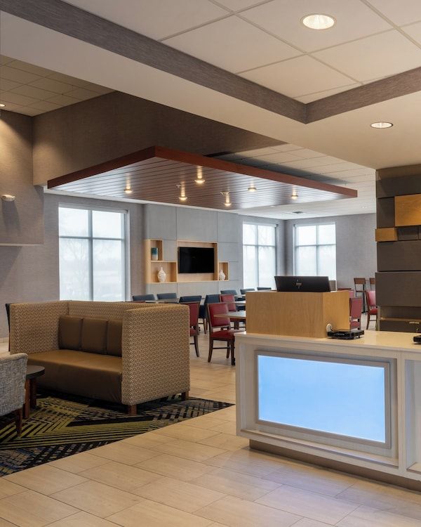 Holiday Inn Express Minneapolis West - Plymouth - Maple Grove, MN