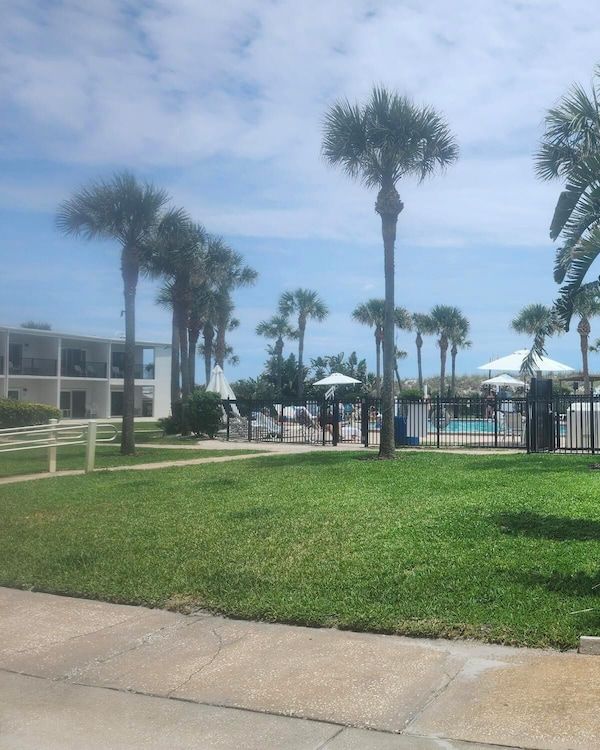 Seahorse Oceanfront Inn - Atlantic Beach, FL