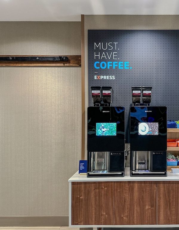 Holiday Inn Express Fremont - Fremont, IN