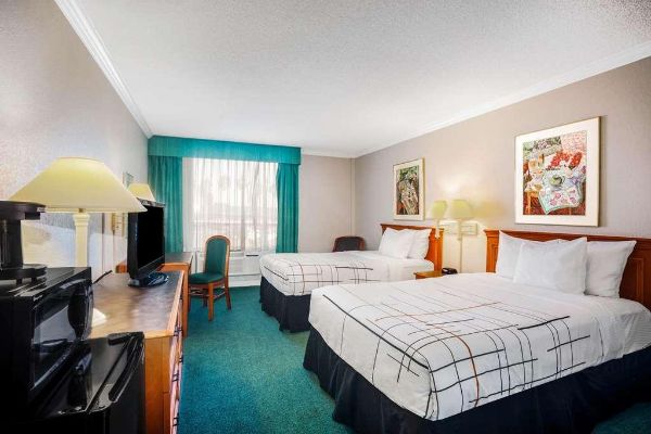 Days Inn By Wyndham Del Rio - Del Rio, TX