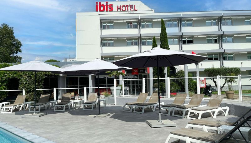 ibis nimes